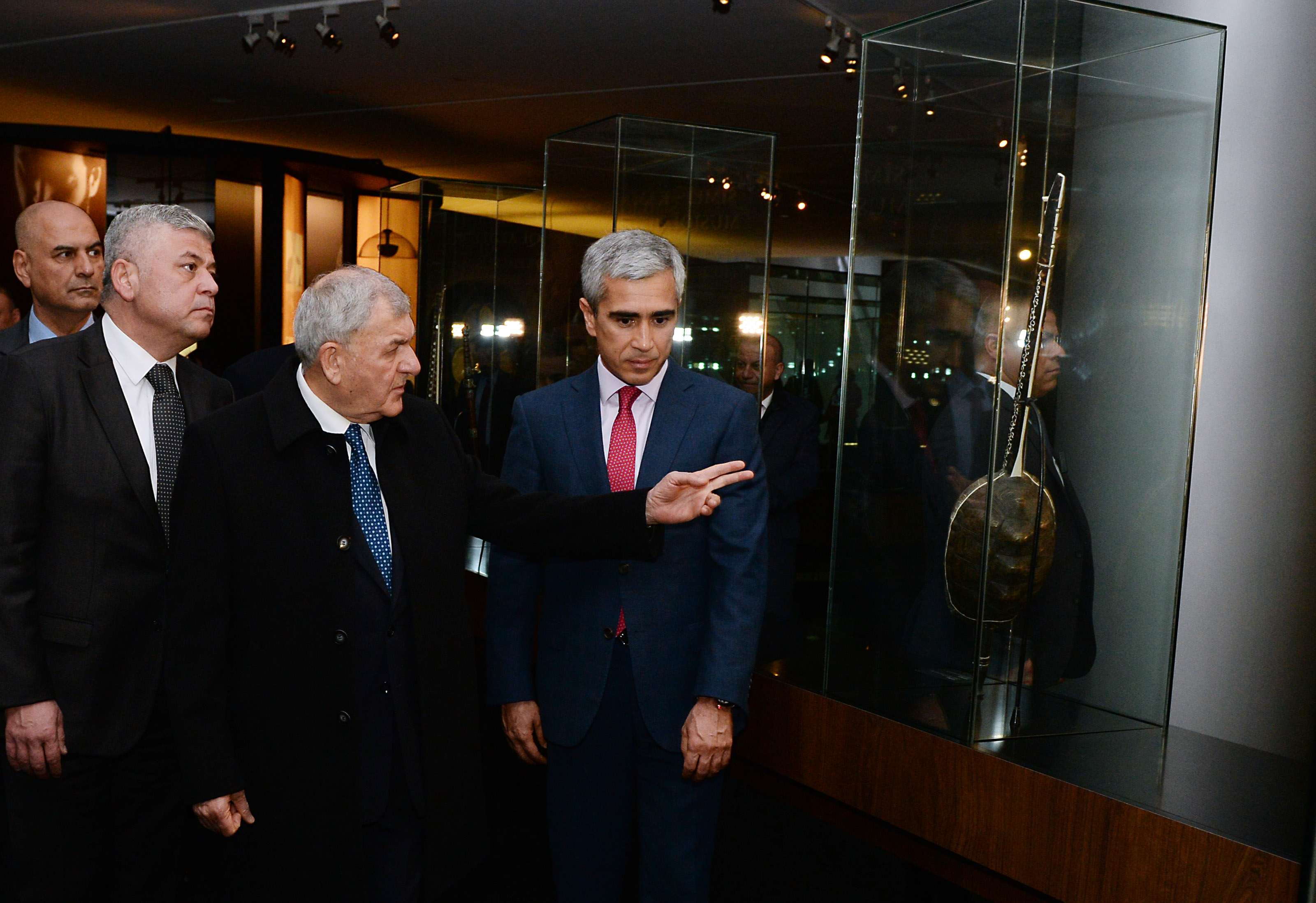 President of Iraq Abdullatif Jamal Rashid visits Heydar Aliyev Center ...
