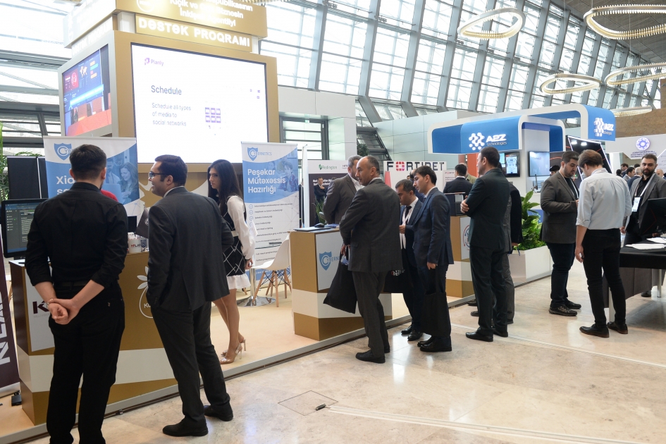 “CIDC-2023” tədbirinin rəsmiləri “Kibertəhlükəsizlik həlləri” sərgisi ilə tanış olublar VİDEO ...